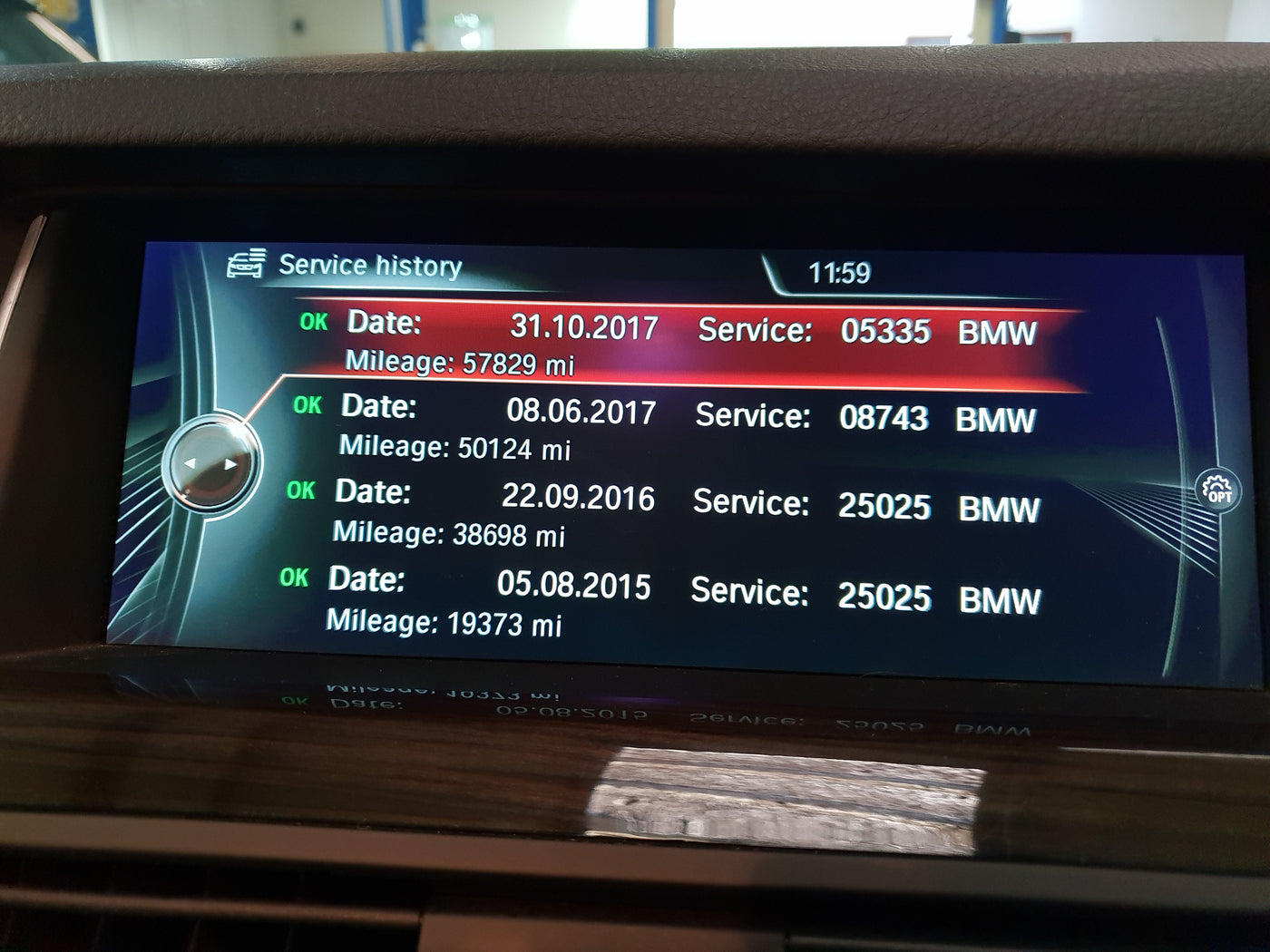 Your BMW Digital Service History | Updating iDrive | Key & Database ...